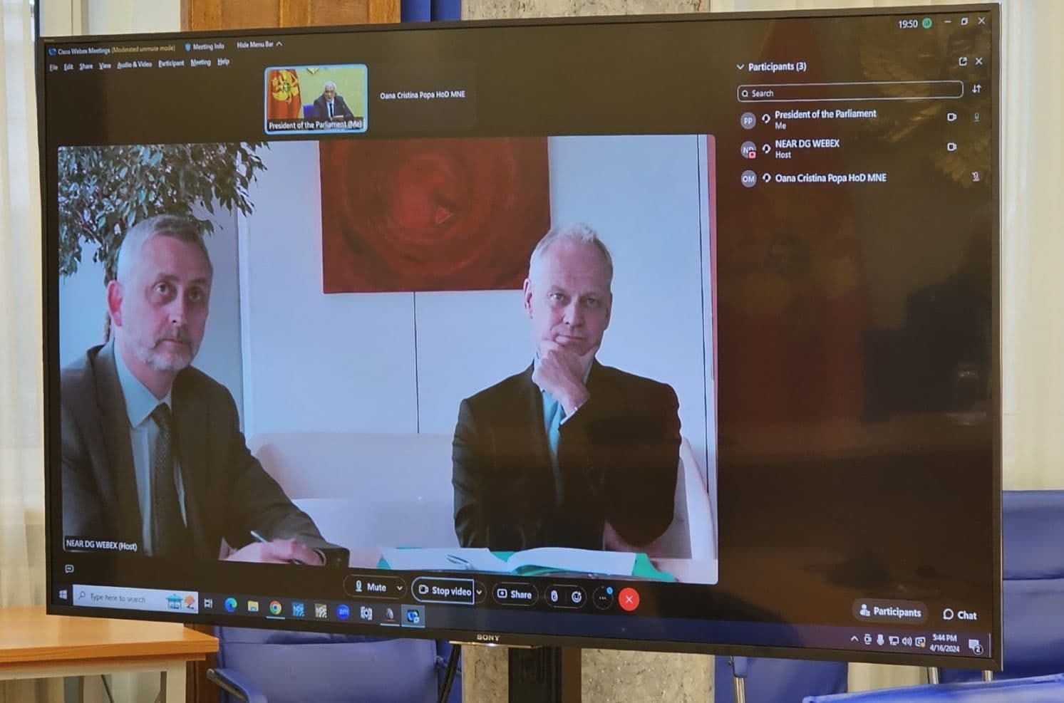 President Mandić talks with Director of DG NEAR Mr Gert Jan Koopman